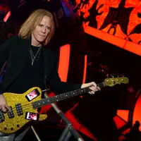 Tom Hamilton Net Worth | Celebrity Net Worth