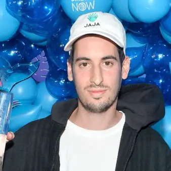 Elliot Tebele Net Worth | Celebrity Net Worth