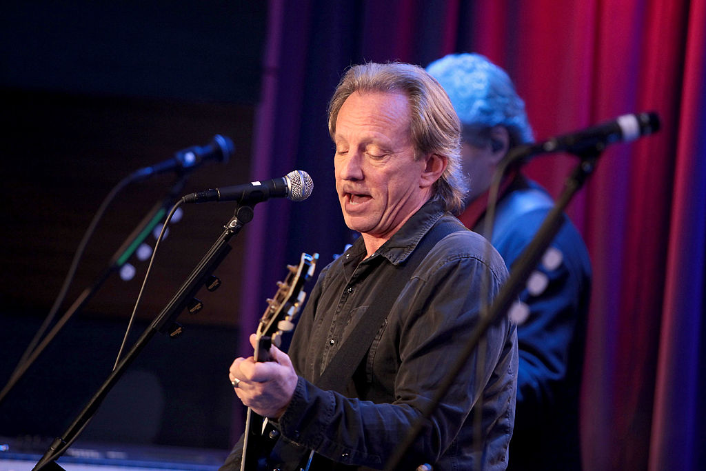 Dewey Bunnell Net Worth | Celebrity Net Worth