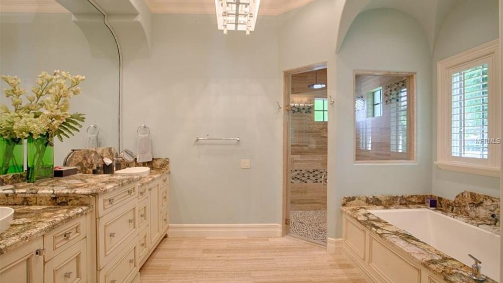 Bubba Watson Selling The Home He Bought From Tiger Woods For $5.6 ...