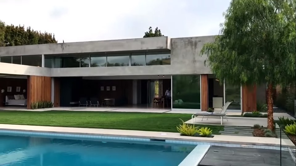 Nick Jonas Lets Go Of Beverly Hills House For $6.9 Million | Celebrity ...