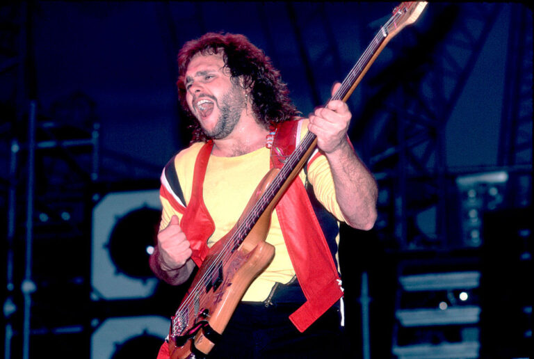 Michael Anthony Net Worth | Celebrity Net Worth