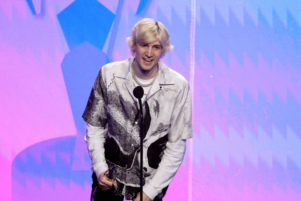 Video Game Streamer xQc Signs Non-Exclusive $100 Million Contract With ...