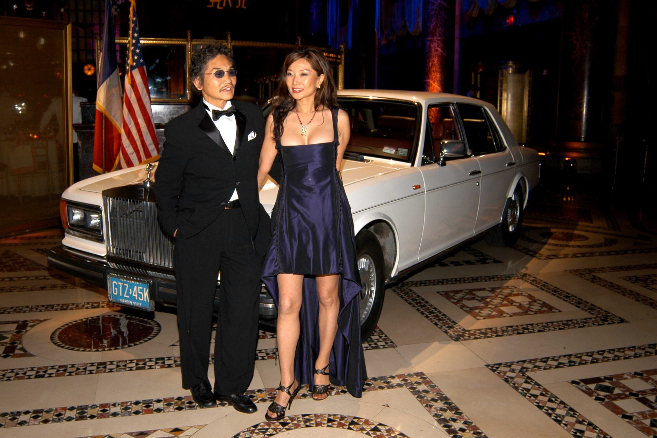 Onion Volcanoes, Speedboats, Insider Trading, And A $50 Million Family ...